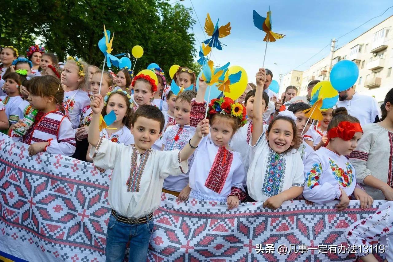 Glorious Ukrainian embroidery festival, once beautiful Mariupol and her ...
