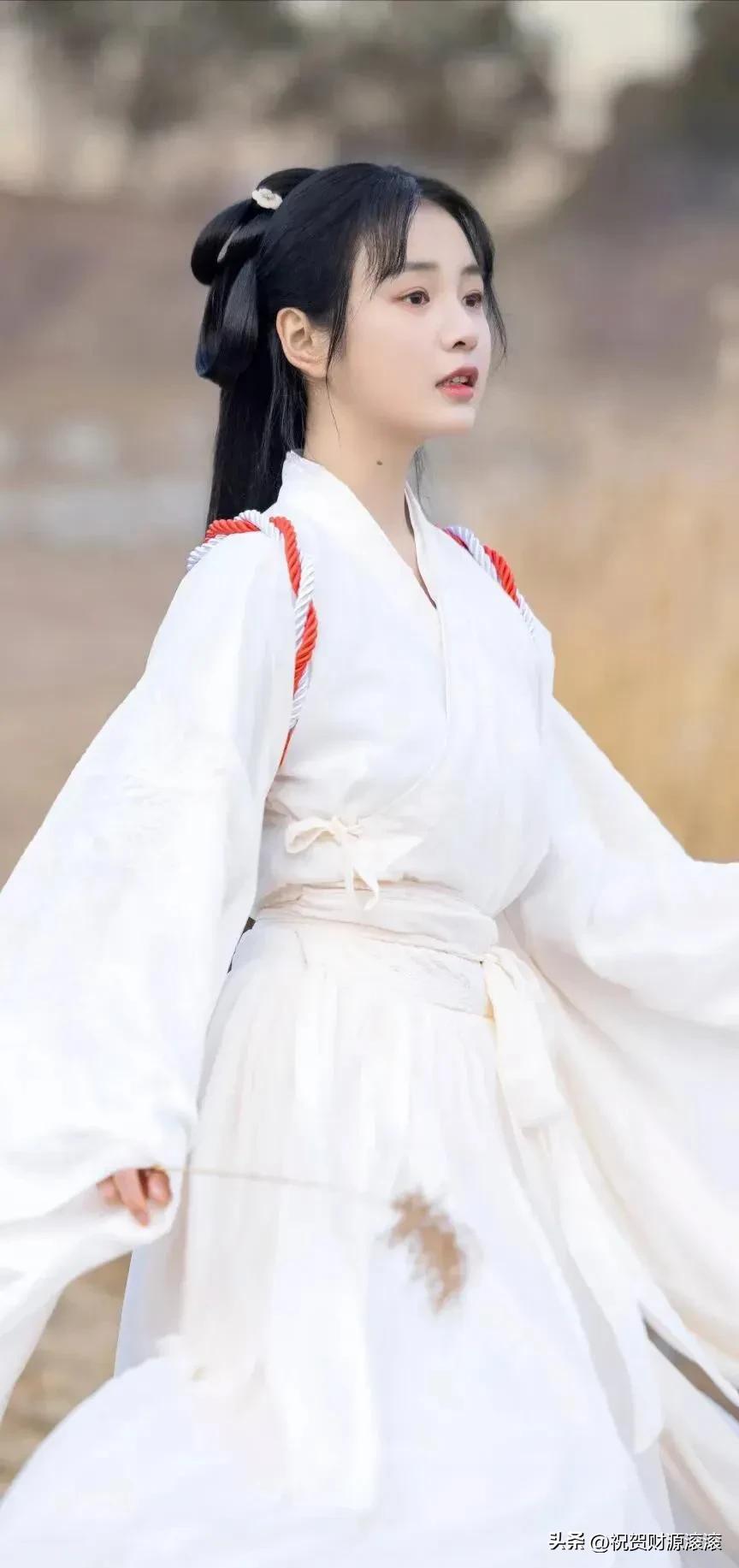 Sun Yali: Beautiful girls are like immortals, graceful and dignified - iMedia