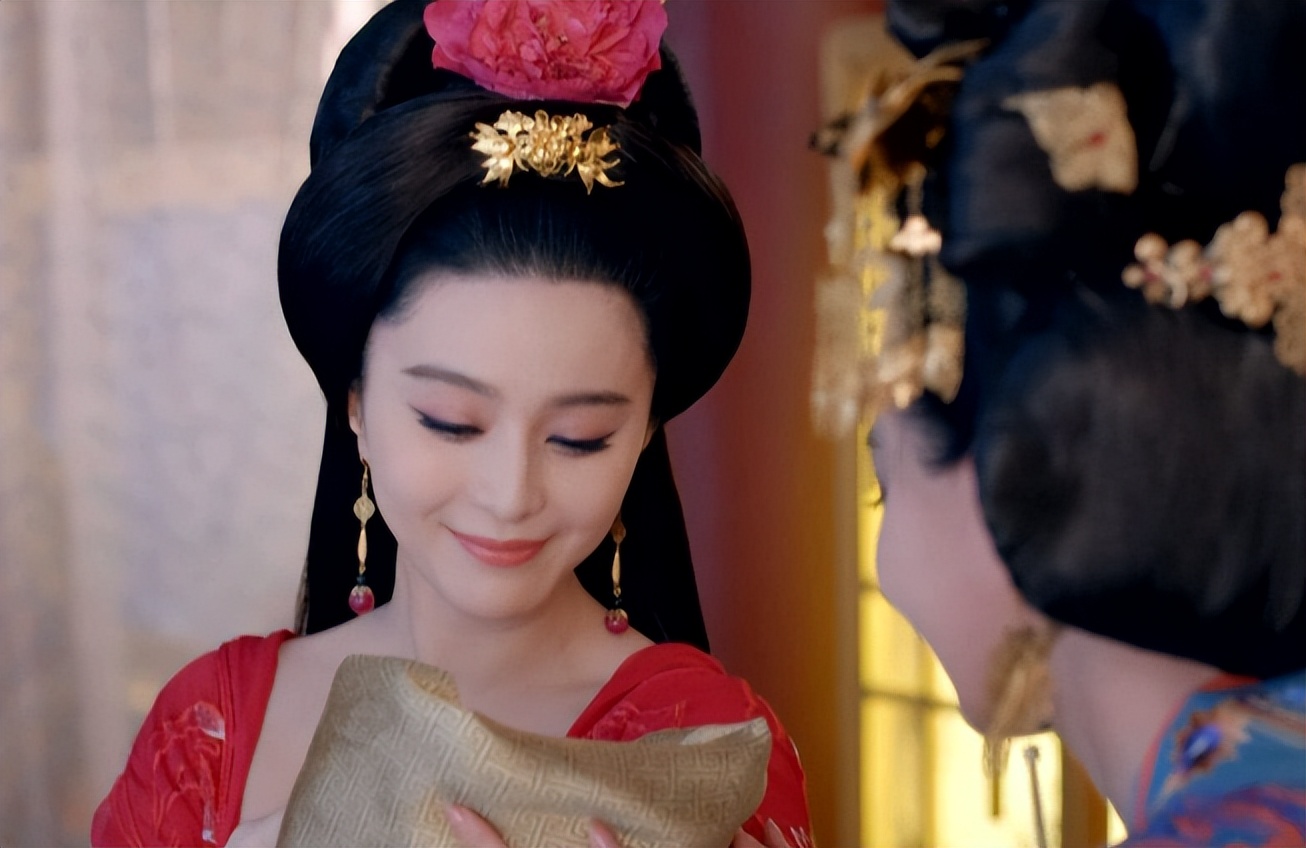 While Wu Zetian was pregnant, she climbed onto the dragon bed and ...