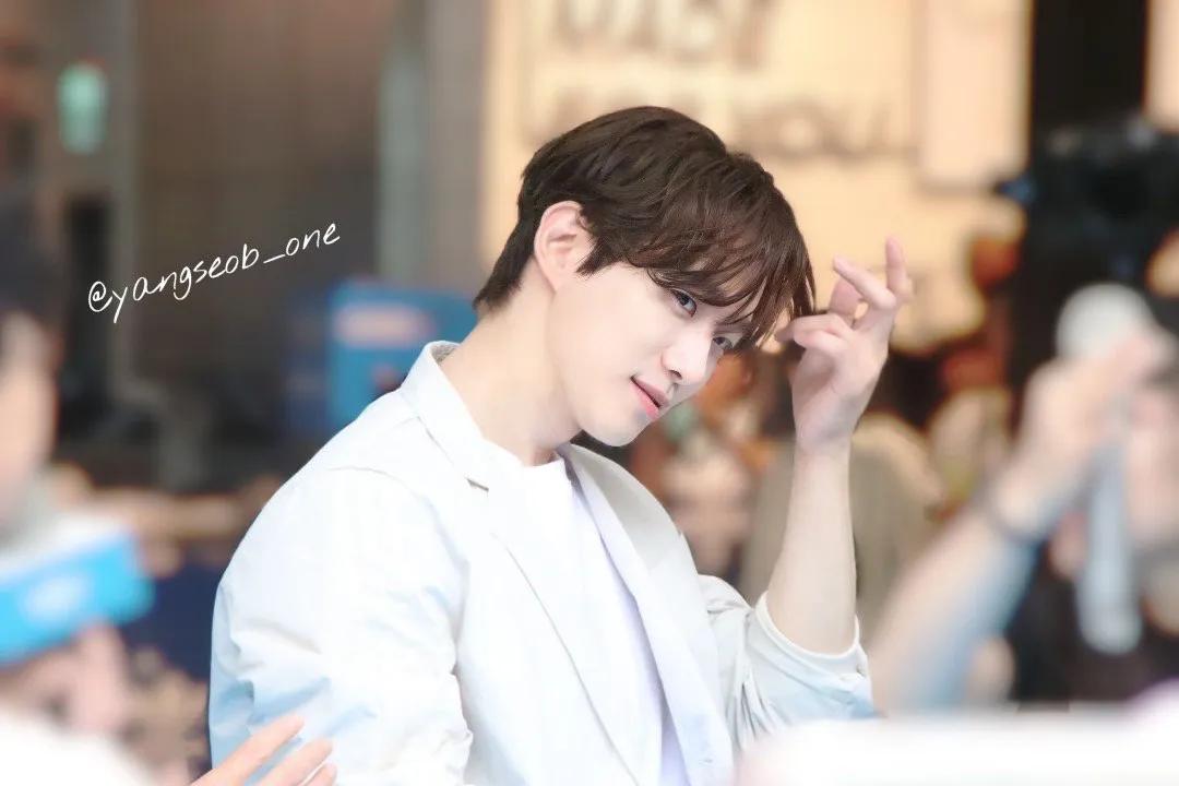 From a Hallyu idol to an international superstar, Li Junhao completed ...