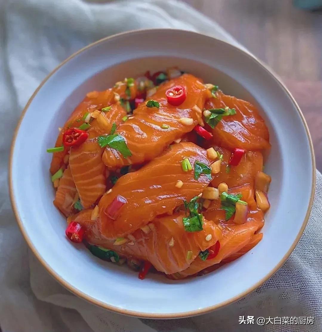 This dish is simple and easy to make, and it relieves heat and ...