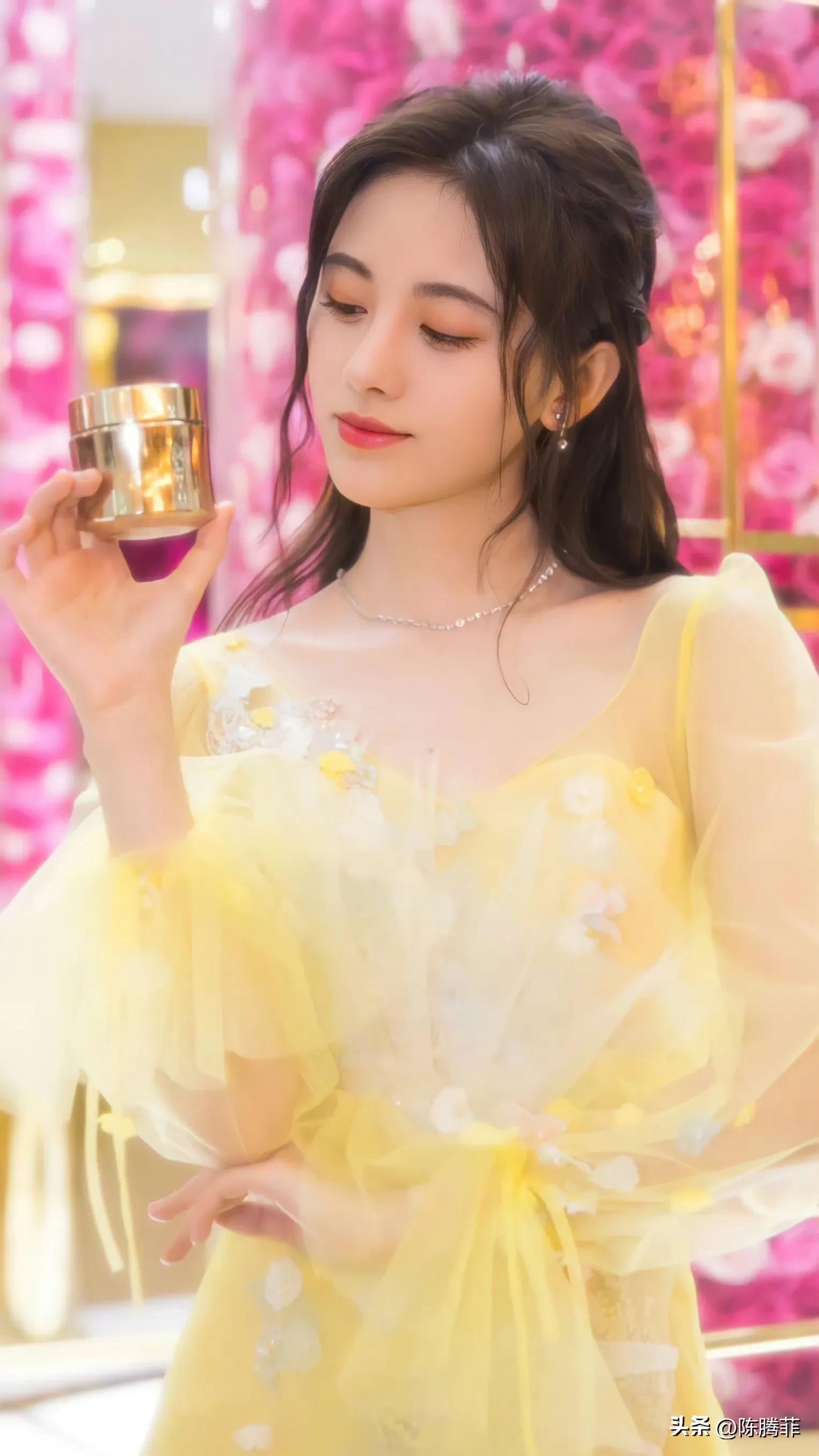 Beautiful and lovely photos of Ju Jingyi - iMedia