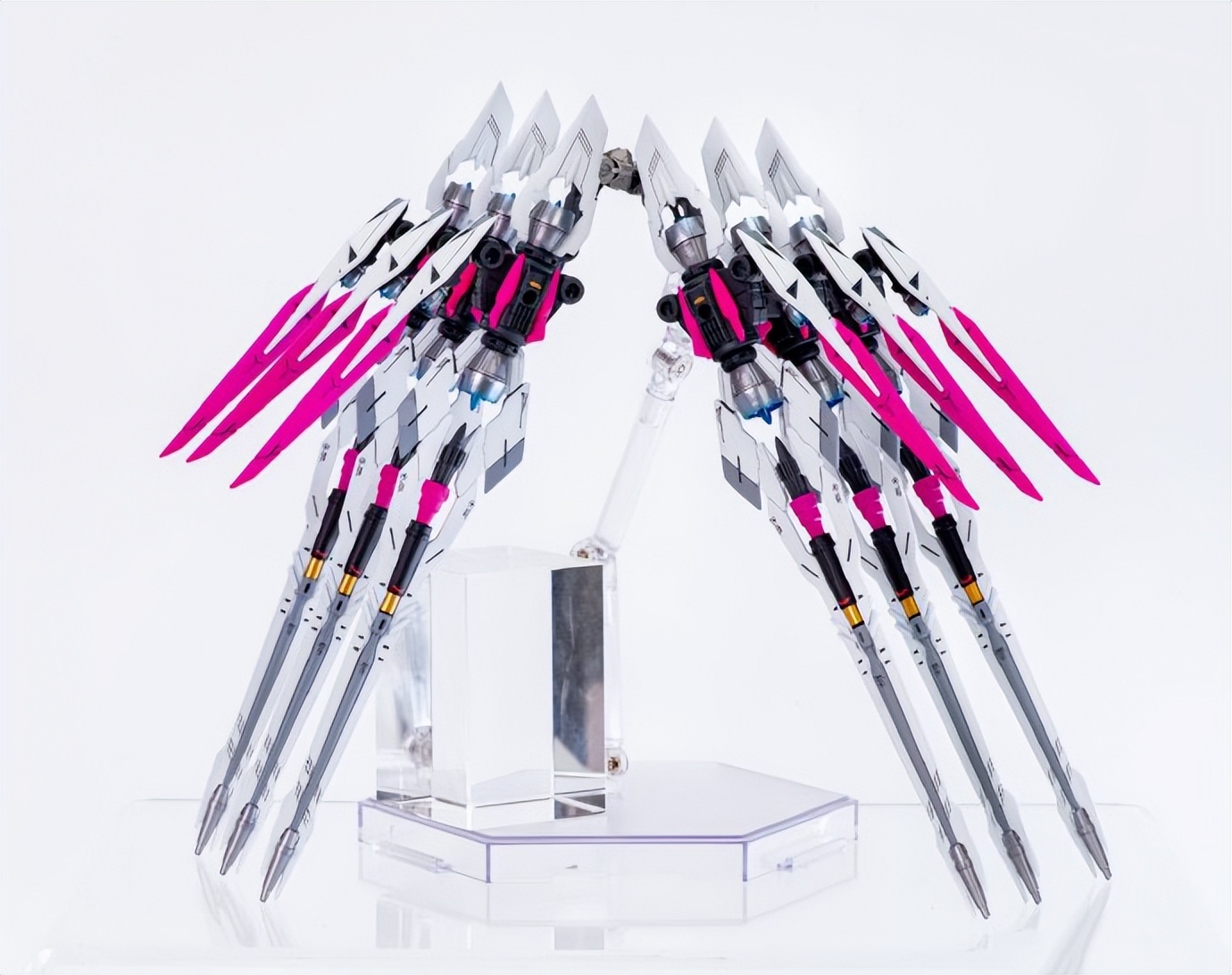 "Six Wings Pack" Eclipse Gunpla - iNEWS