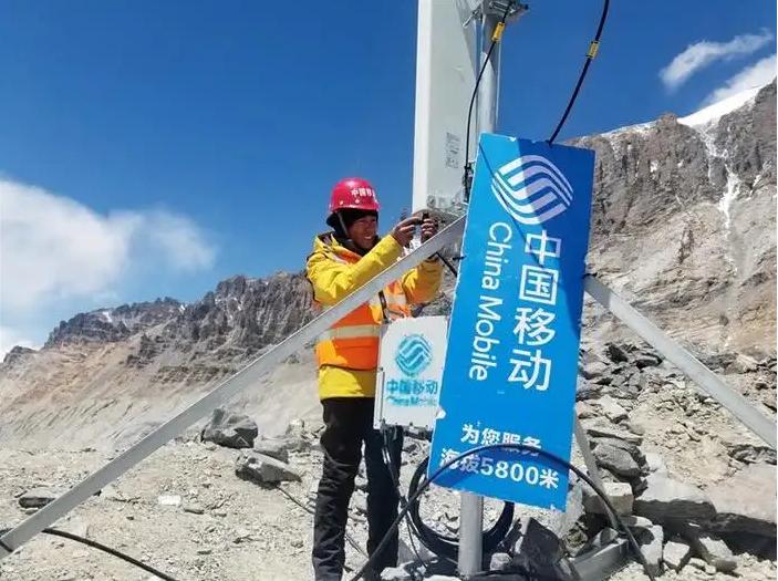 Li Yewen, deputy general manager of a certain department of China ...