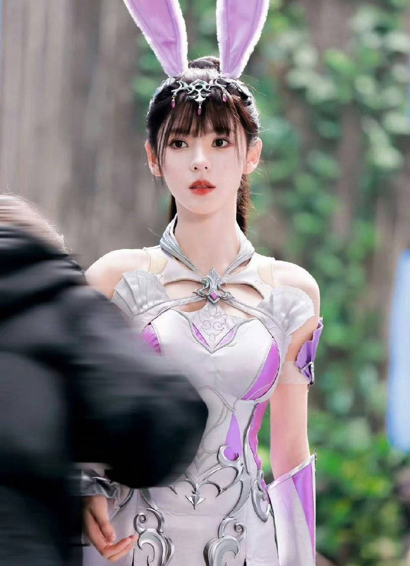 "Douluo Continent2" starts Reuters, Zhang Yuxi wears a purple dress ...