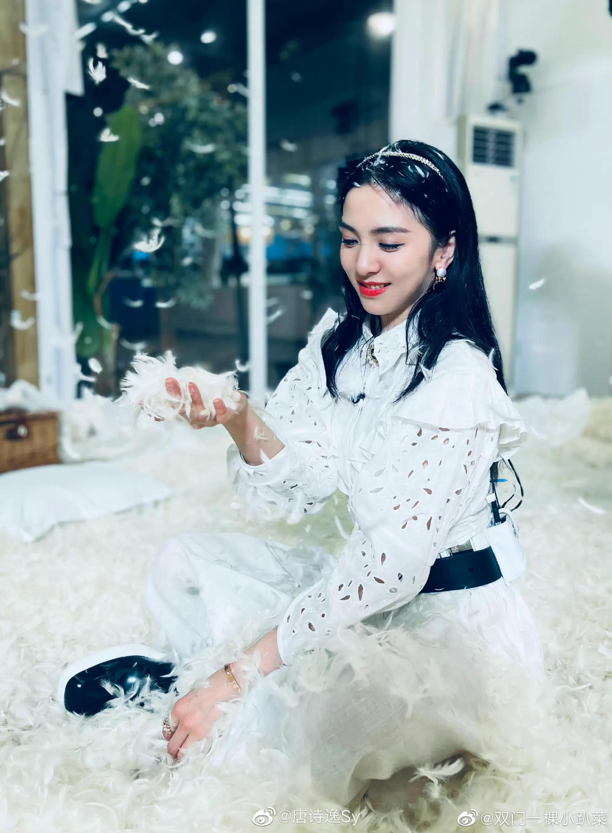 Fans of Tang Shiyi and Li Xiang tear each other up on the Internet, and ...