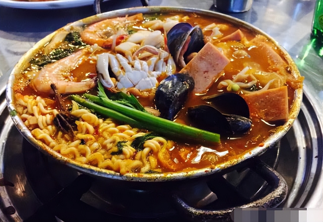 Why Koreans Love Instant Noodles - iNEWS