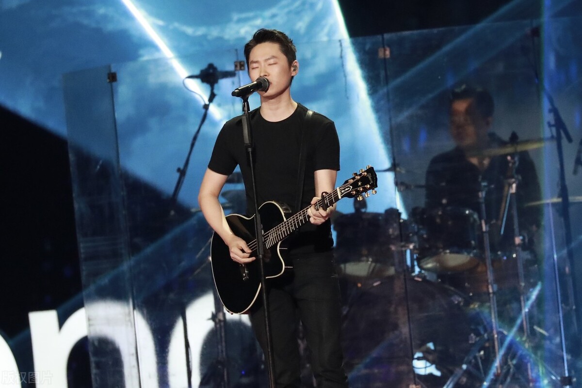 Splendid brilliance of music——Liang Bo's artistic journey - iMedia