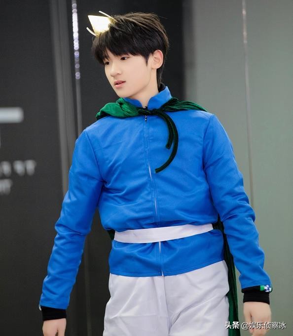 Zhang Zeyu, Zhu Zhixin, Zhang Ji, Zuo Hang, and all three generations of the TF family took ...