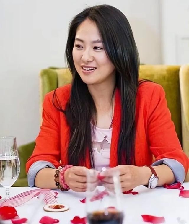 Li Baotian was once obsessed with her, and Zhang Guoli couldn't hide his love for her, but now ...