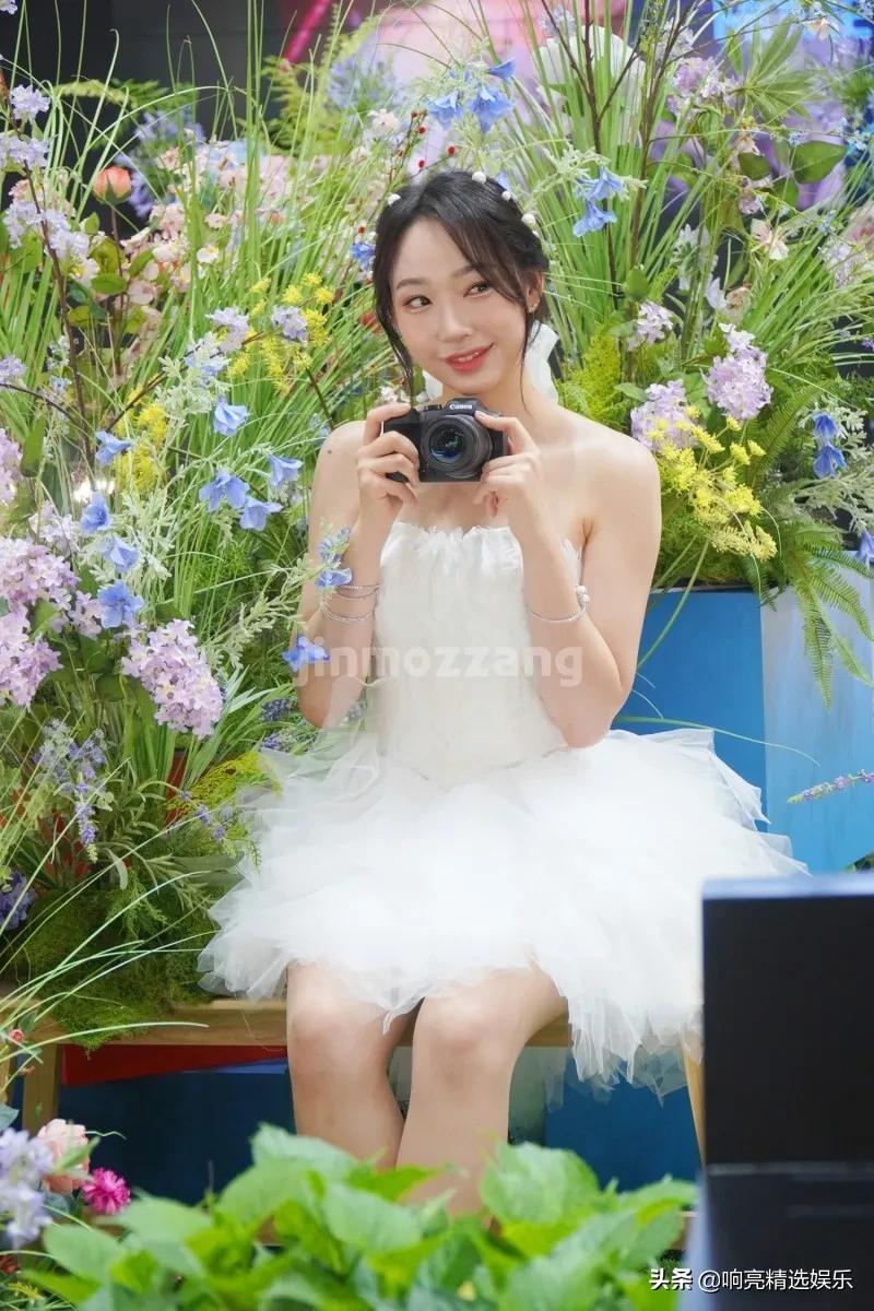 Issue 4 - Model Kim Dona of Seoul International Photo & Video ...