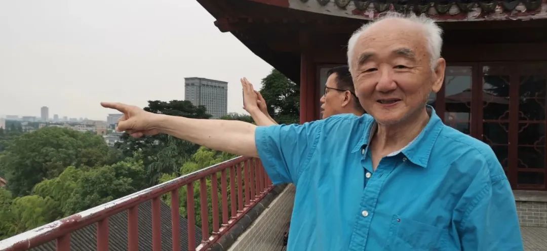 Mr. Feng Yitong, open the "Huomenglou Poetry Window" to the world - iNEWS