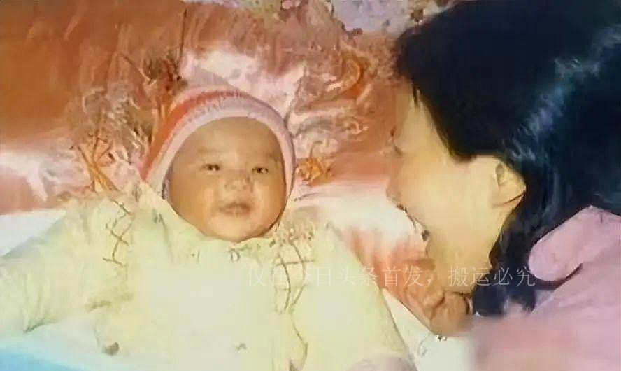 What is the relationship between Liu Yifei's mother and "godfather ...