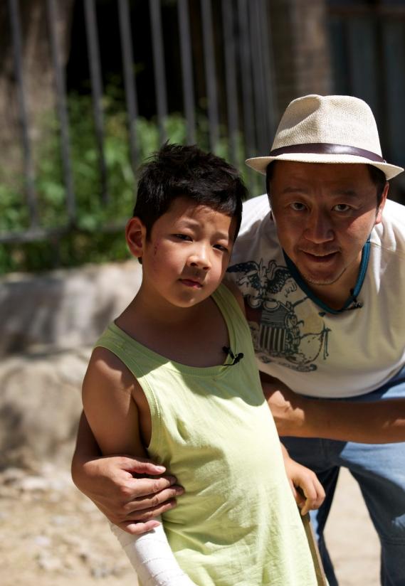 Guo Tao took a photo to celebrate the birthday of his 15-year-old son ...