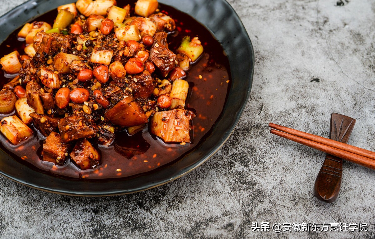 No appetite for summer?I will share with you a spicy red oil rabbit ...