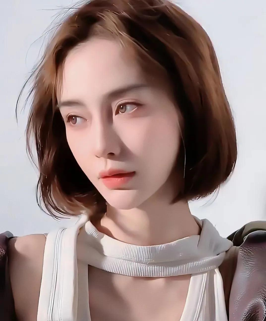 Li Fei'er hangs and beats Yang Ying? Huang Xiaoming's vision is really ...