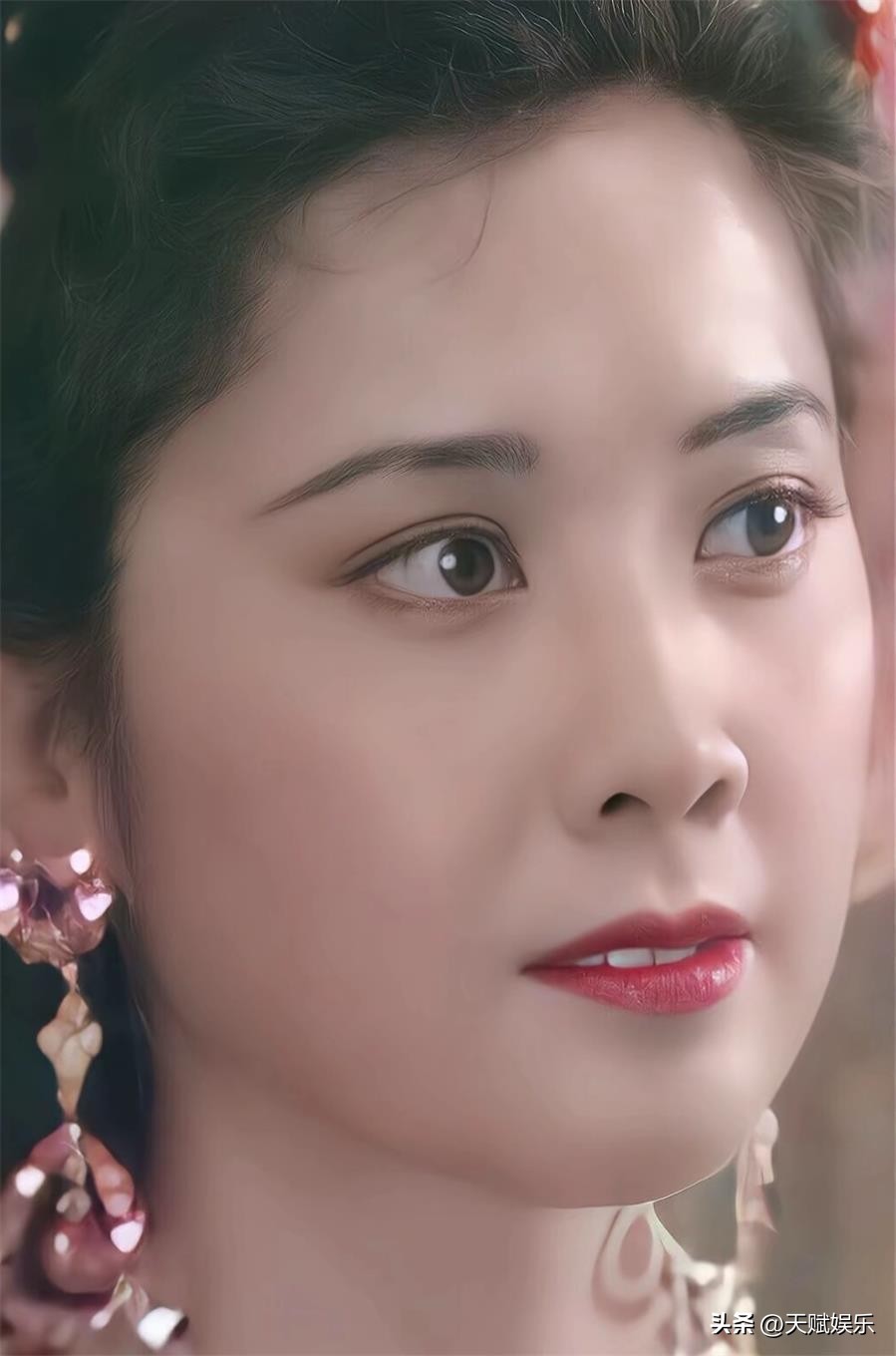 2023 version of national first-class actor Zhu Lin's beautiful photos ...