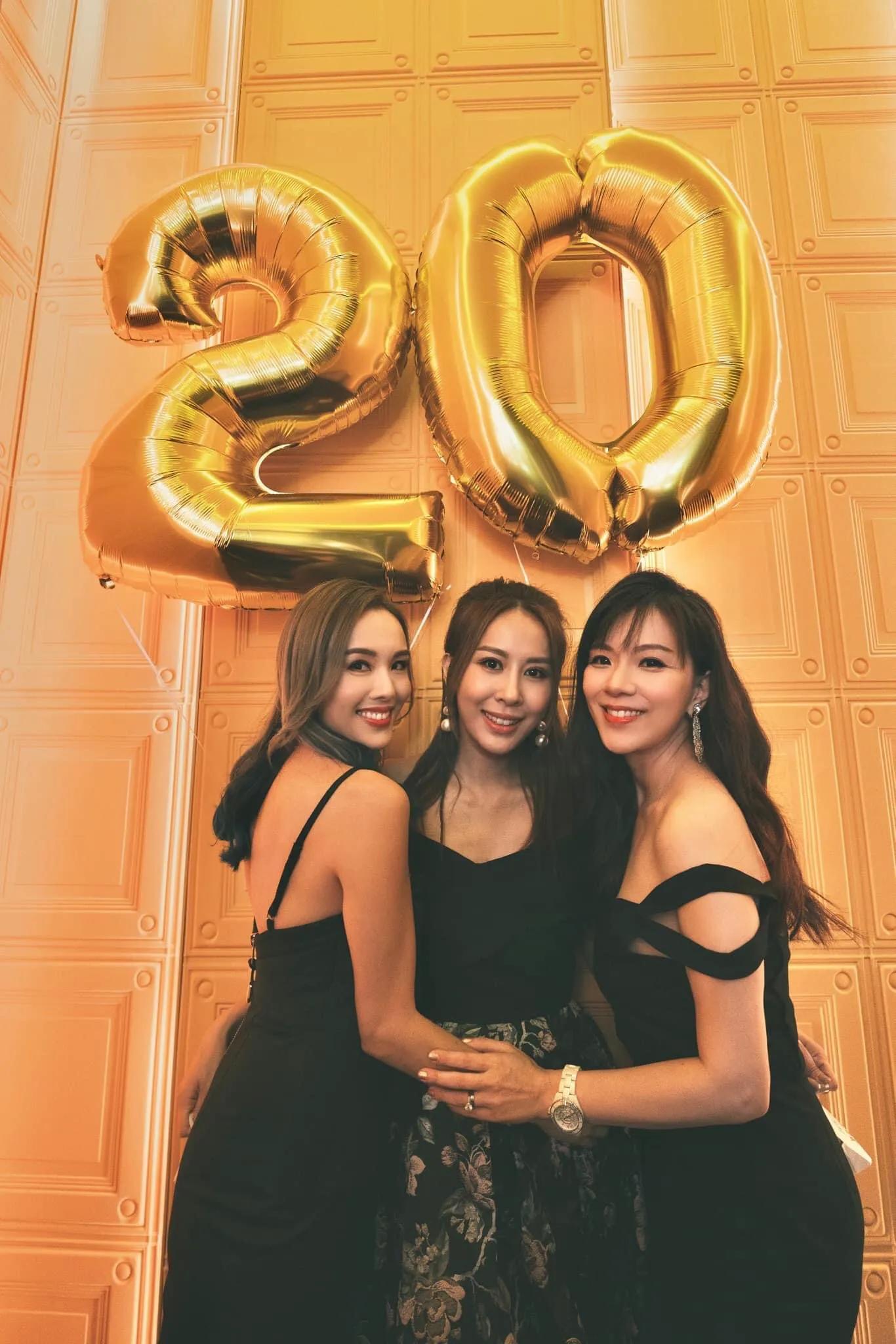 Gathering with Cao Minli and Qi Daidai, Yang Luoting posted a photo of ...