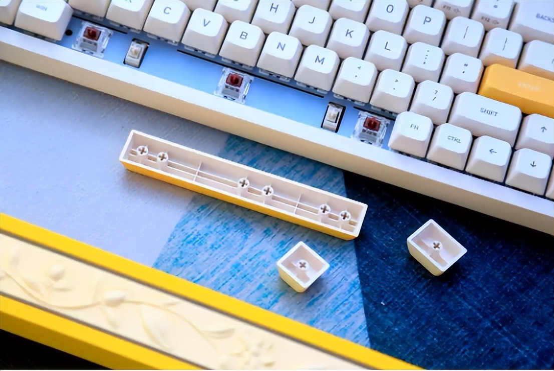 Mechanical keyboard meets aromatherapy, who would have thought that ...