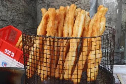 A breakfast full of historical emotions: fried dough sticks or Qin Hui ...