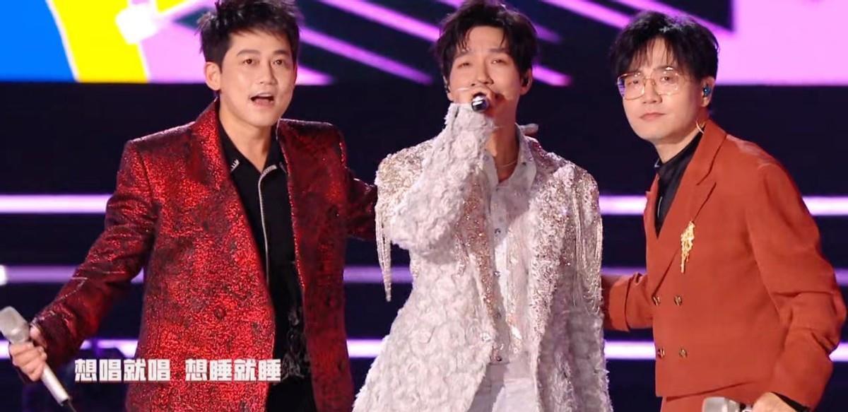 The music world was shocked! 41 singers lip-synched, and the inside ...