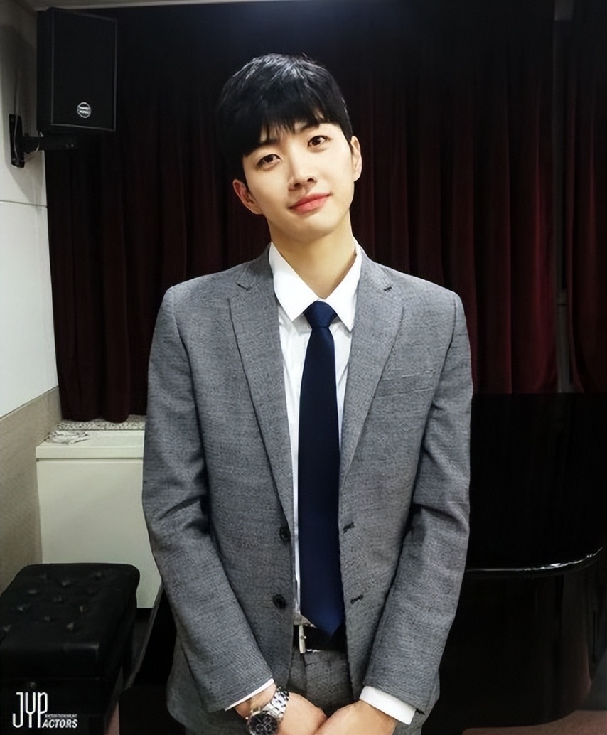 10 things to know about "Little Girl" Jiang Xun, who participated in ...