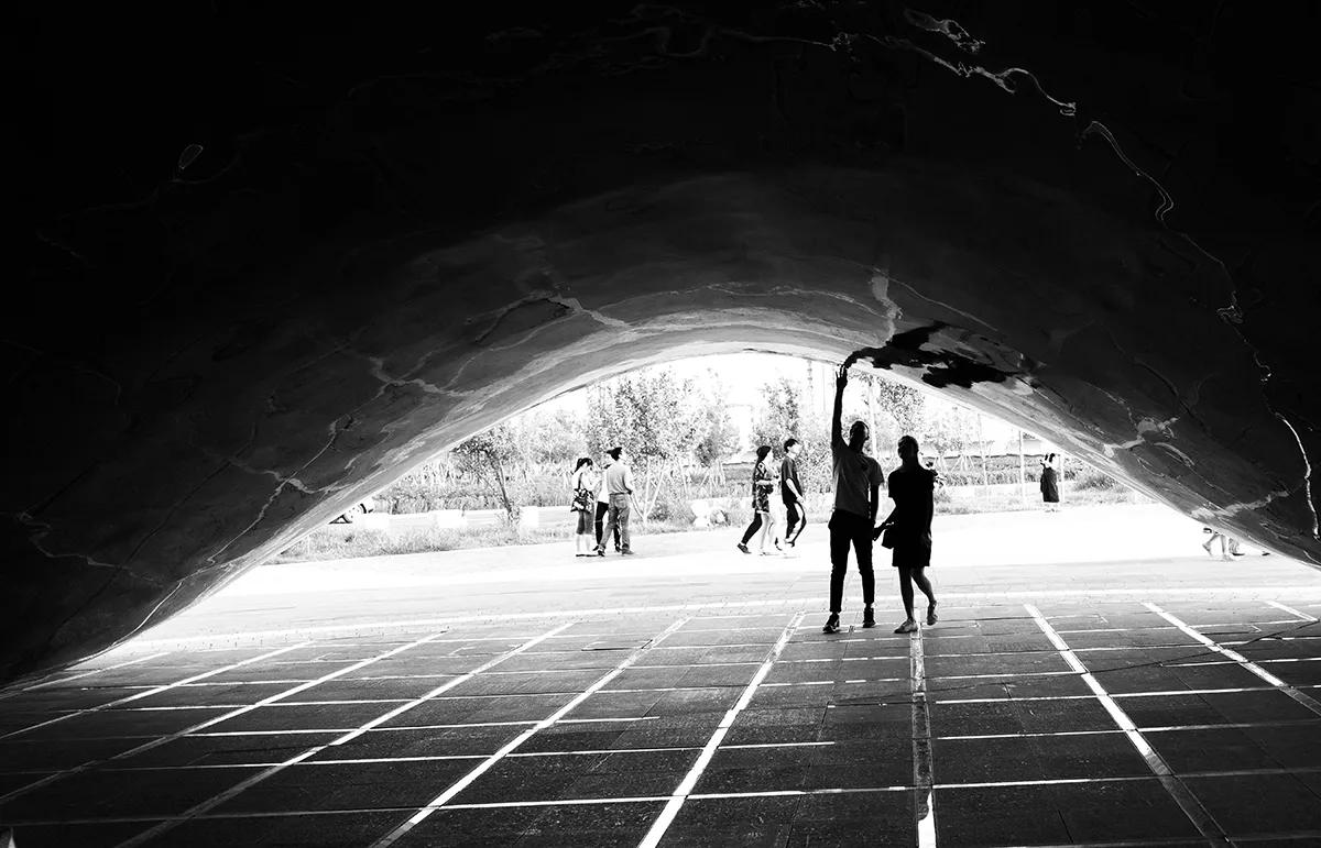 Why is the 35mm lens irreplaceable in humanistic photography - iNEWS