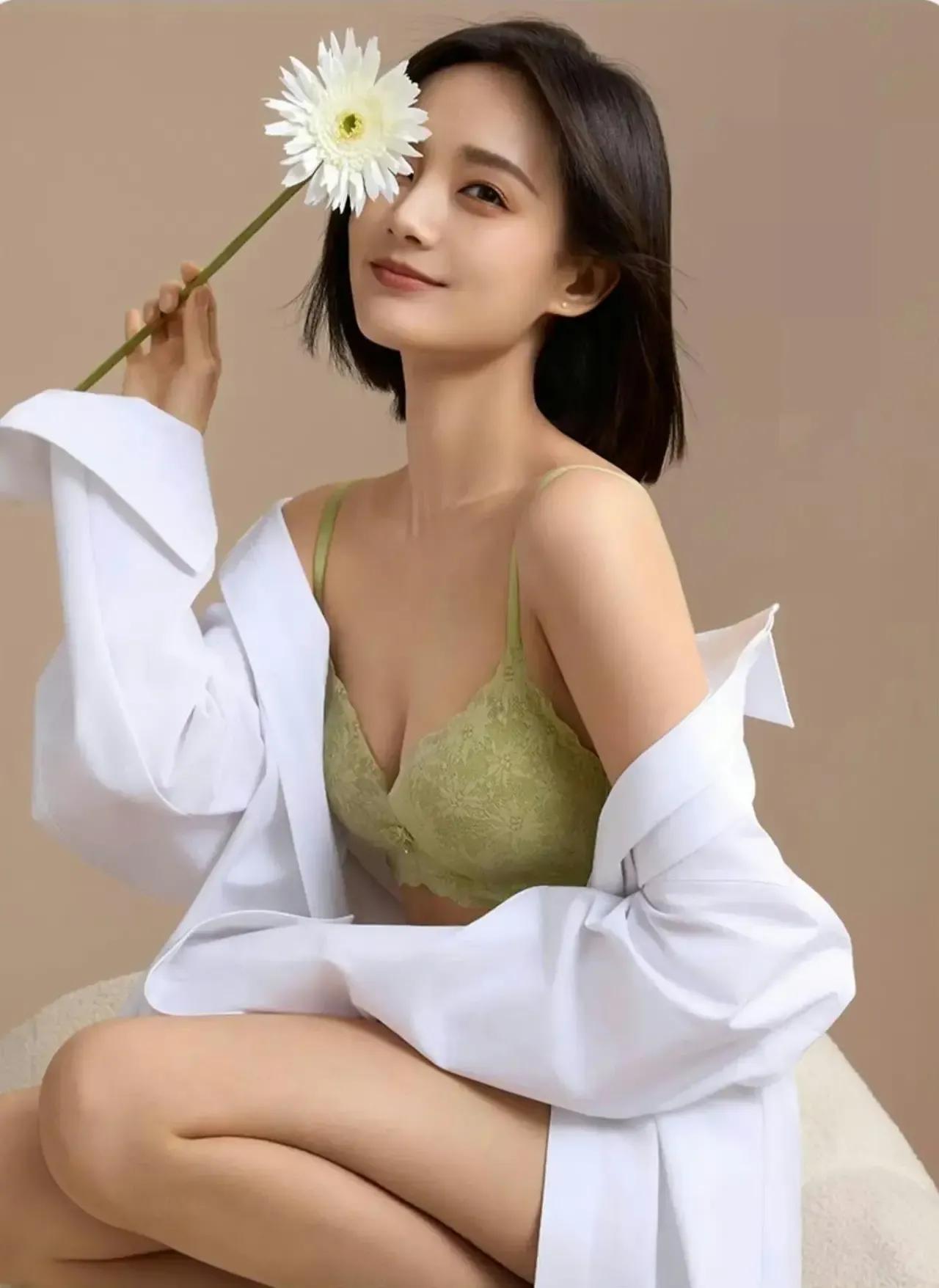 Popular beauty sexy Li Yitong - iMedia