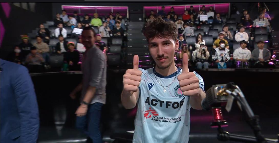 The first round of the Swiss round, 8 amazing games! - iMedia