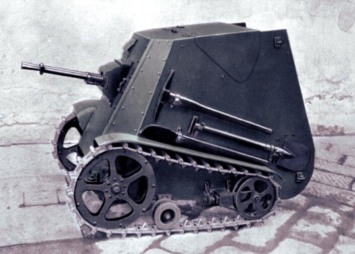 Italy's World War II single-person small tank, MIAS assault gun, the ...