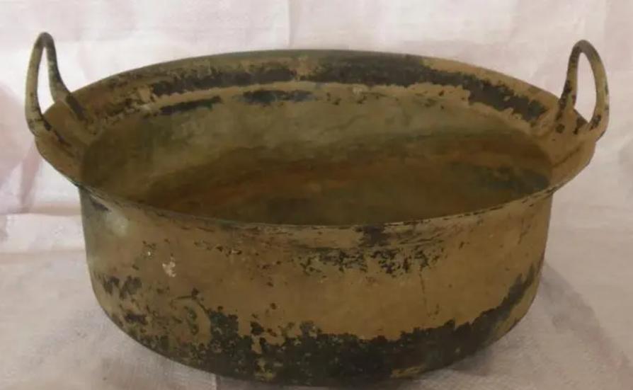 Explore the origin and development of the pot in ancient times, as well ...
