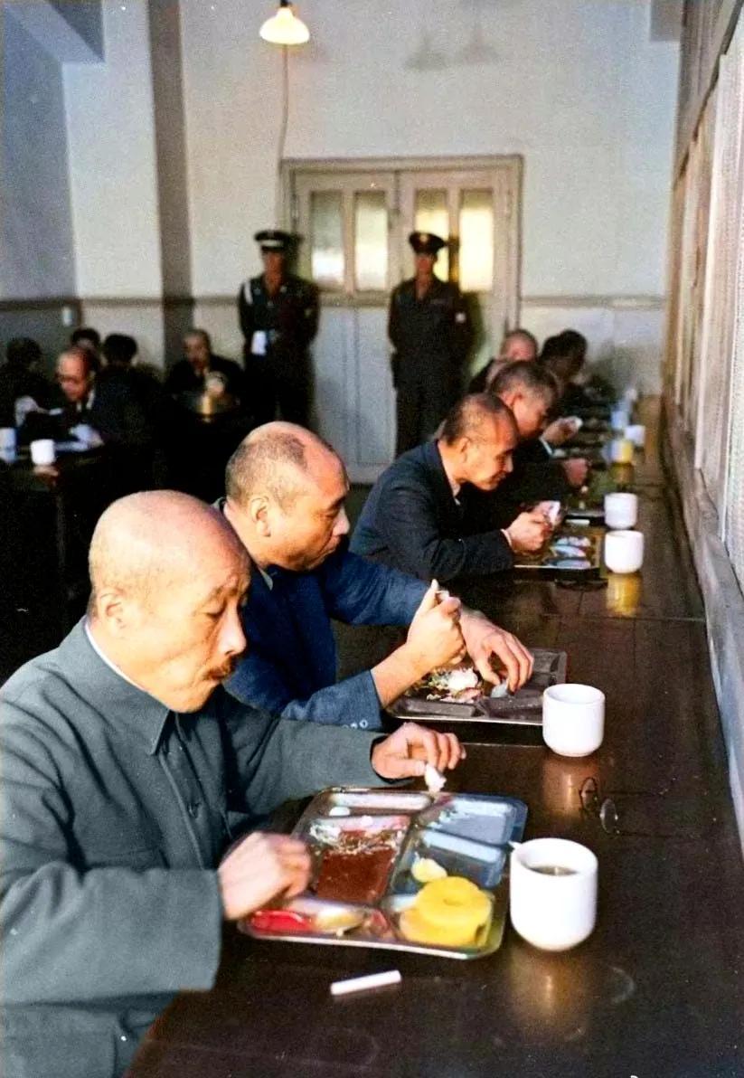 In 1948, Hideki Tojo's last meal was pushed to the gallows after eating ...