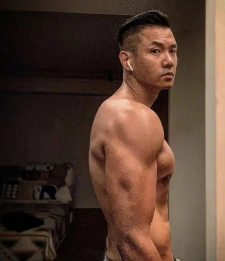 Black Chen Jianzhou not only likes to play in private, but also is very ...