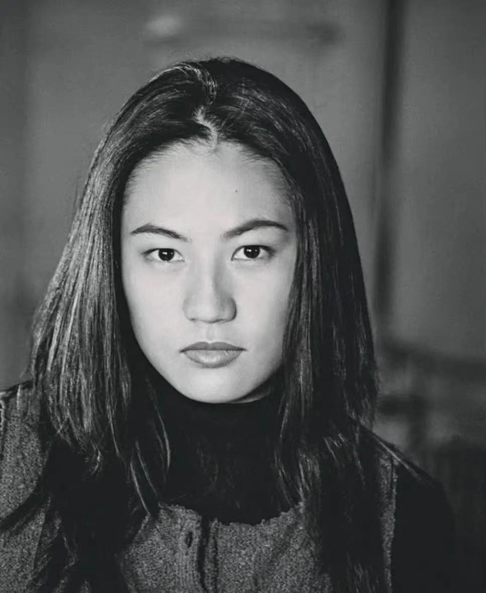 Dou Wei's 20-year-old daughter rarely shows up, she dresses up unruly ...