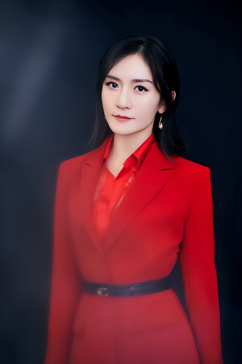 Xie Na takes her little daughter to play, the little bud is chubby and ...