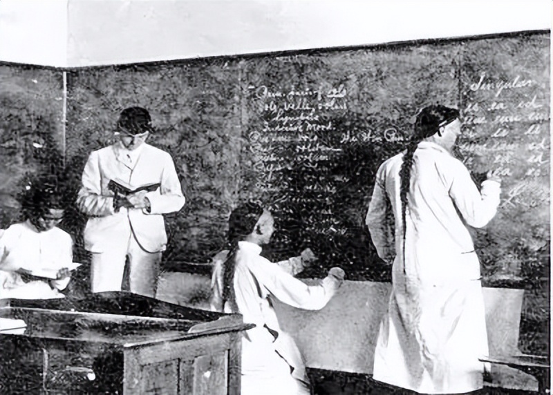 Lei Yi: Now we spend huge sums of money to study in the United States ...