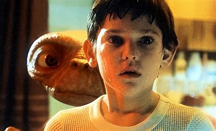 The logic and implication of the expression of the movie "ET" - iNEWS