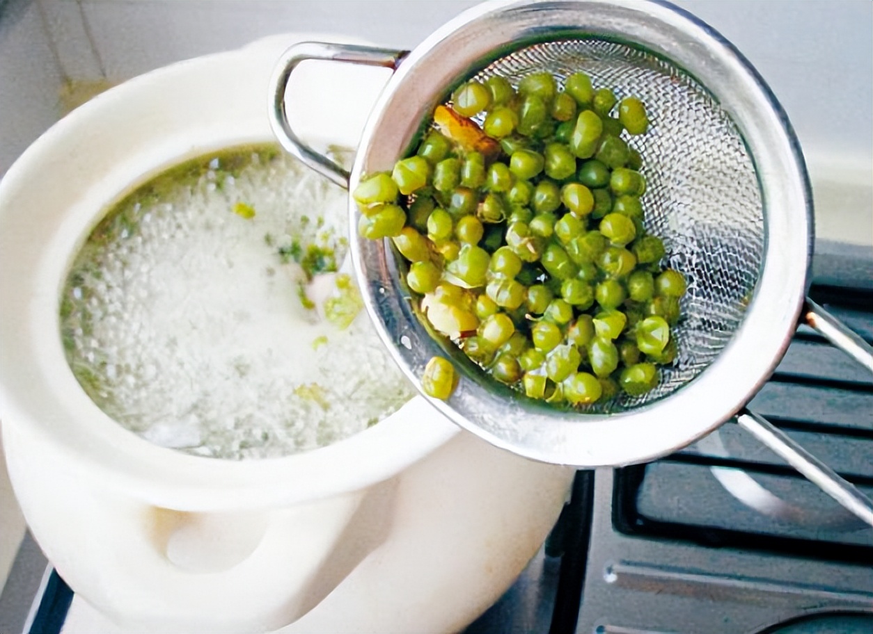 Mung bean soup is delicious when cooked in this way. If you don't ...
