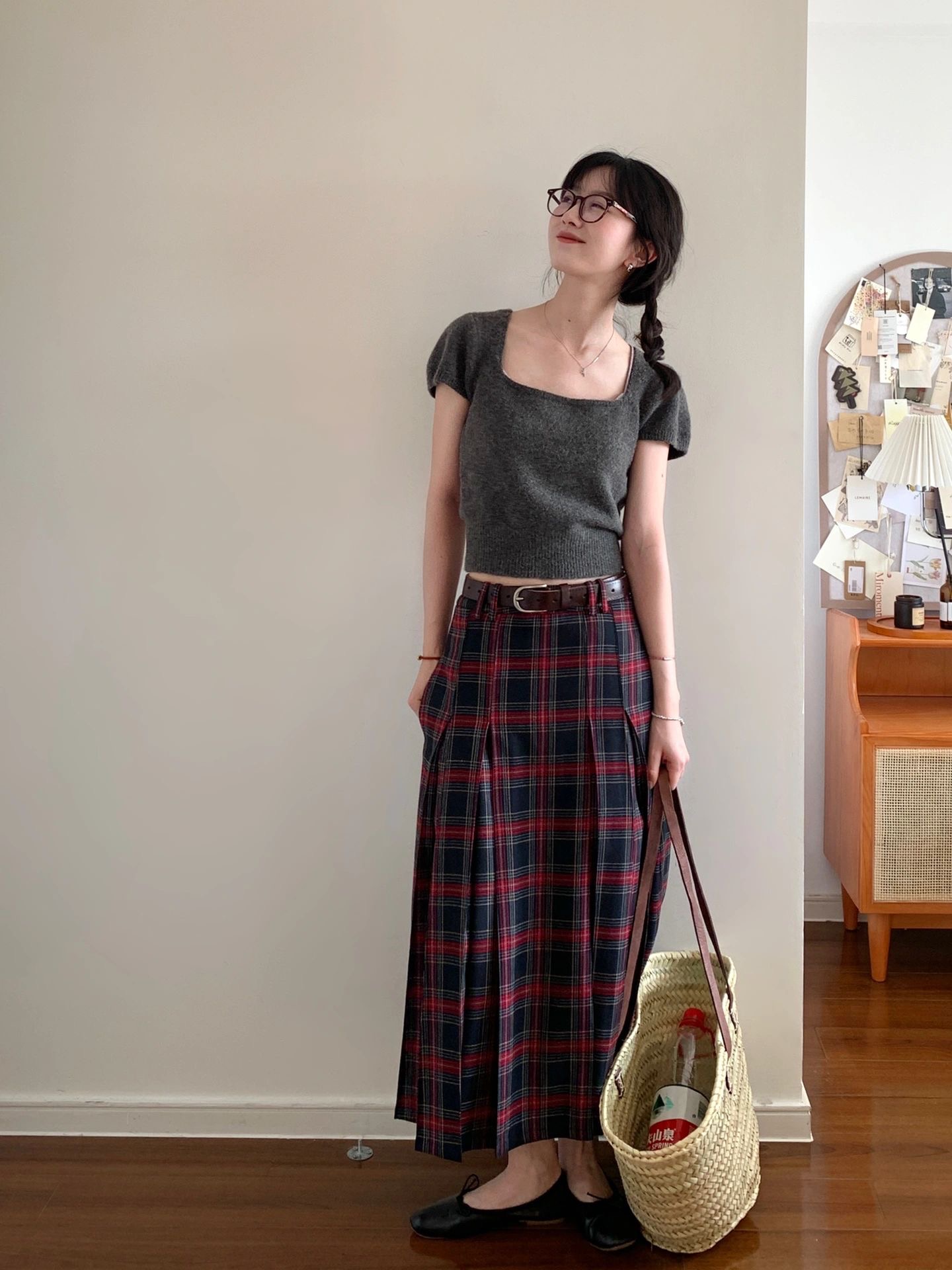 How to wear clothes if you have round shoulders and hunchback after ...