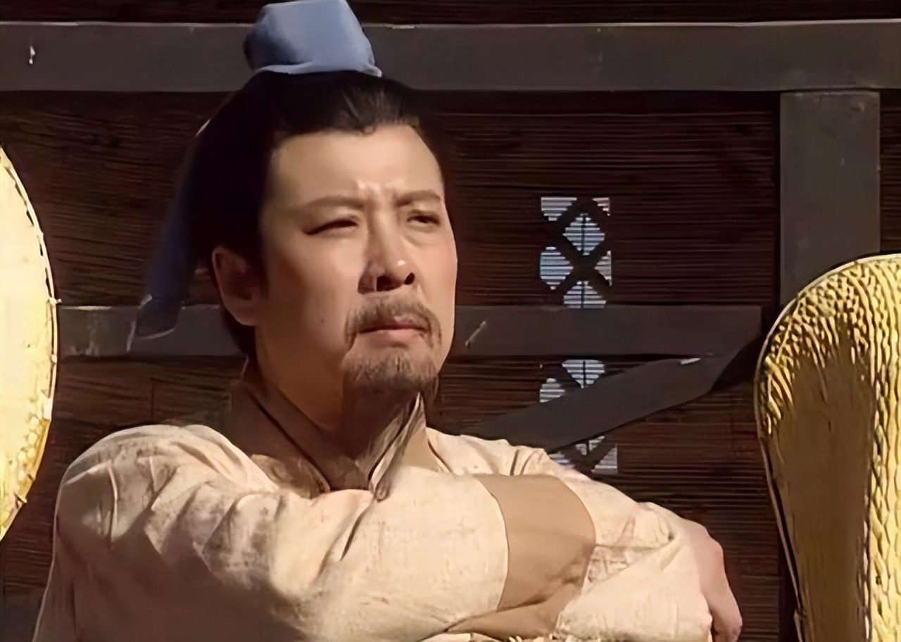 Liu Bei was from a grassroots background, and after raising his army ...