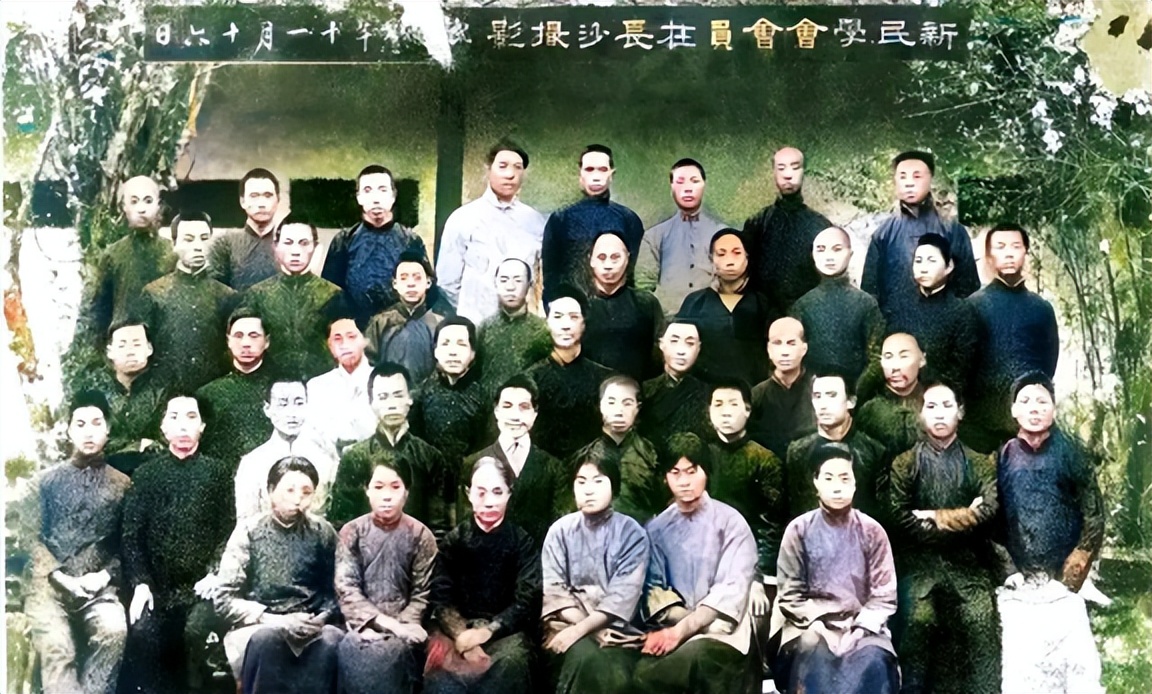 Mao Xinyu buried Mao Anqing next to Yang Kaihui's tomb: From today on ...