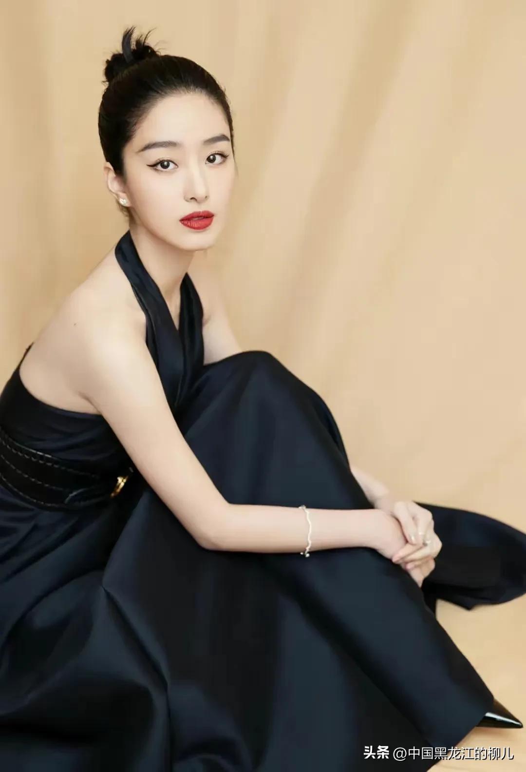 Movie star Yang Caiyu - beautiful photo - iNEWS