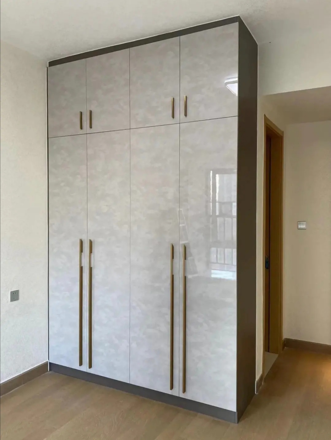 What is the German EGGER plate (plate variety) - iNEWS