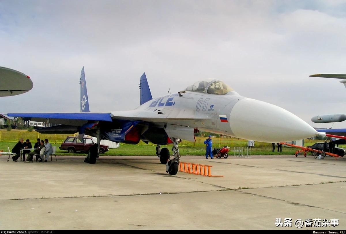 Fighter "Su-27" among the stars - iMedia