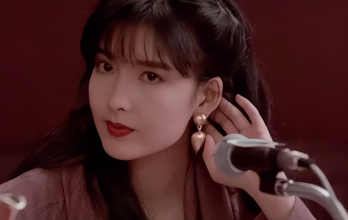 55-year-old Zhou Huimin: She still looks like an 18-year-old girl, in ...