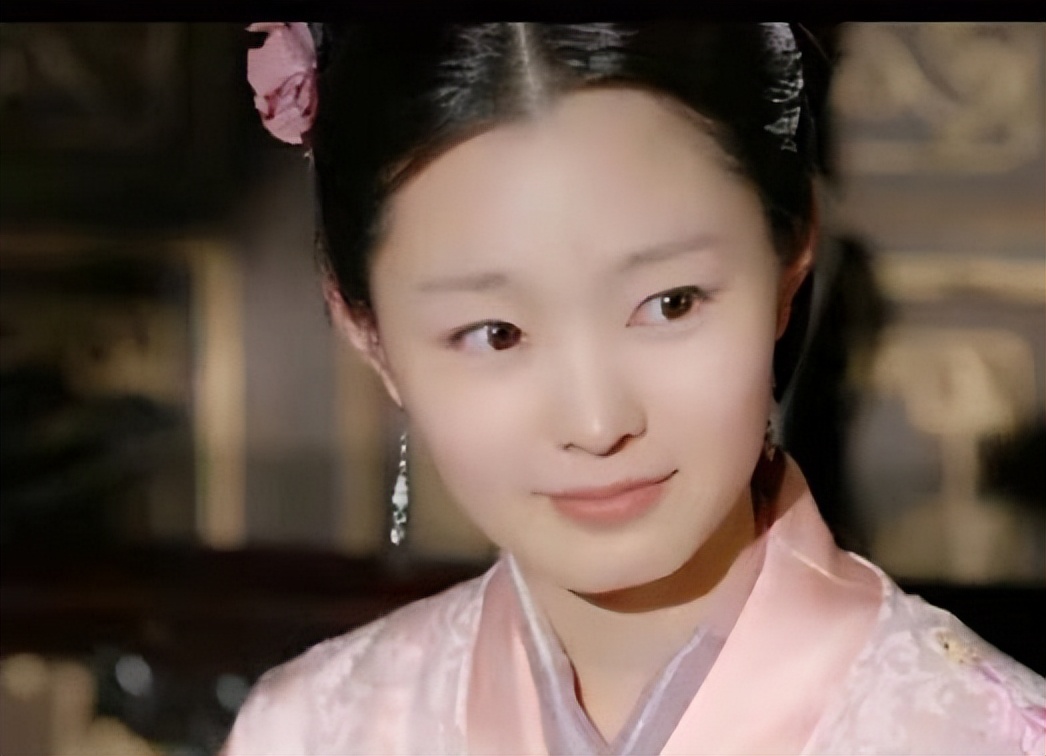 Song Yi, a little flower blooming on the shoulder of the giant "Chi Ma ...