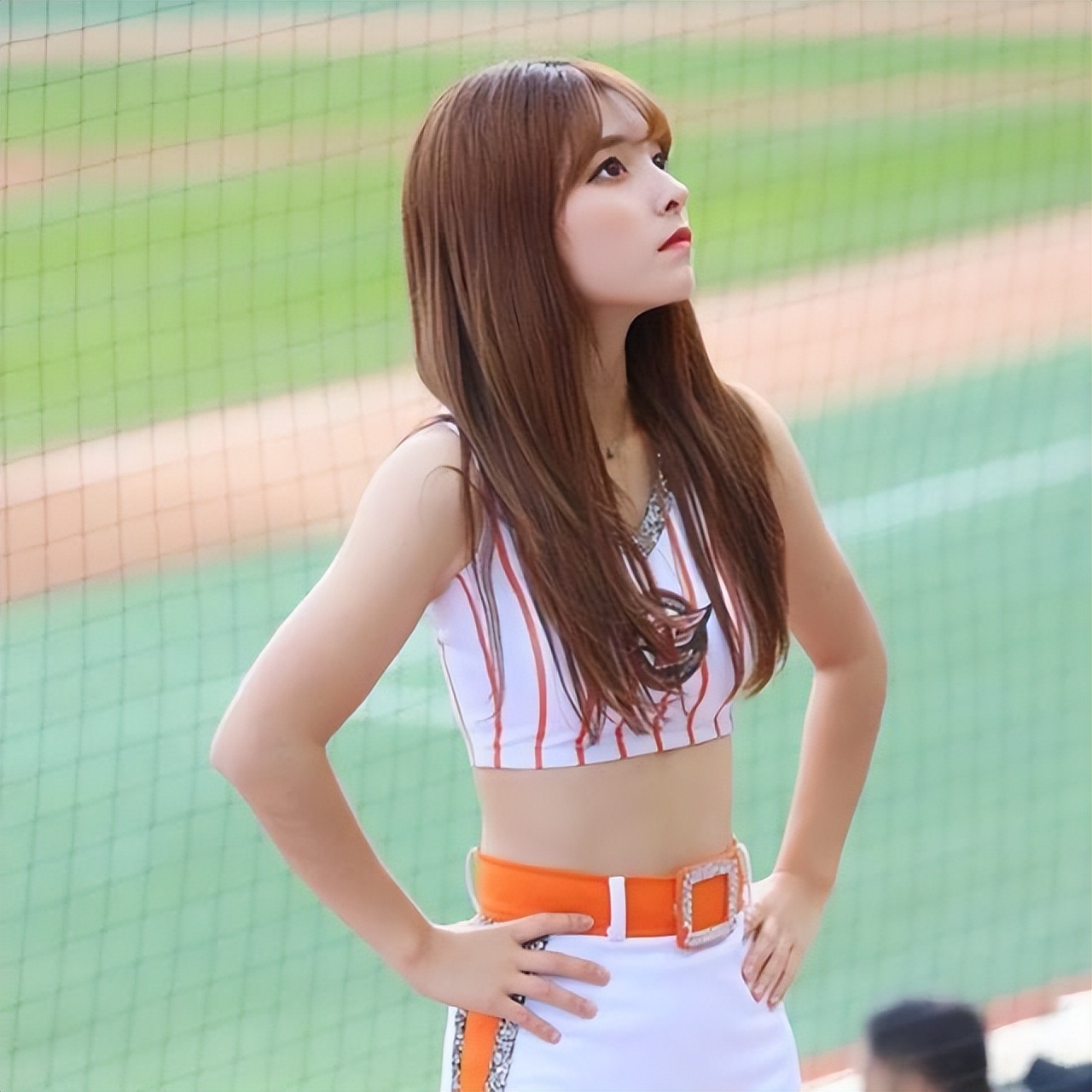 Korean cheerleader Lee Ha Eun's beautiful photos, her sweet smile ...