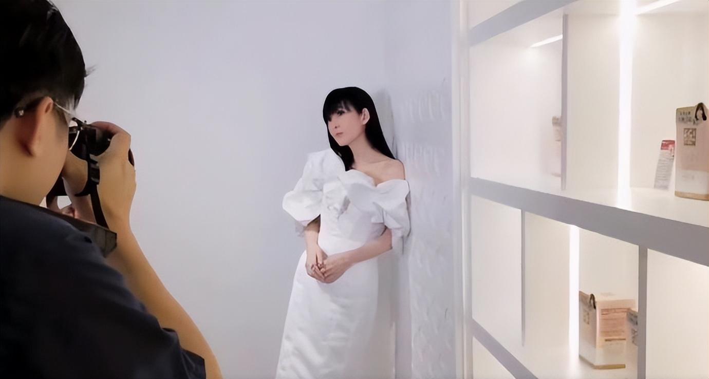 Vivian Chow: Being caught by Junru Wu as a philately girl, her husband cheated at least 8 times ...