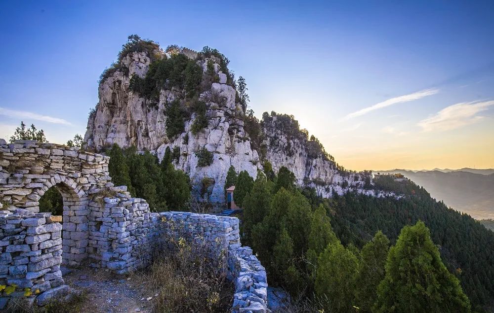 A paradise with majestic mountains: Ma'anshan Scenic Area - iNEWS