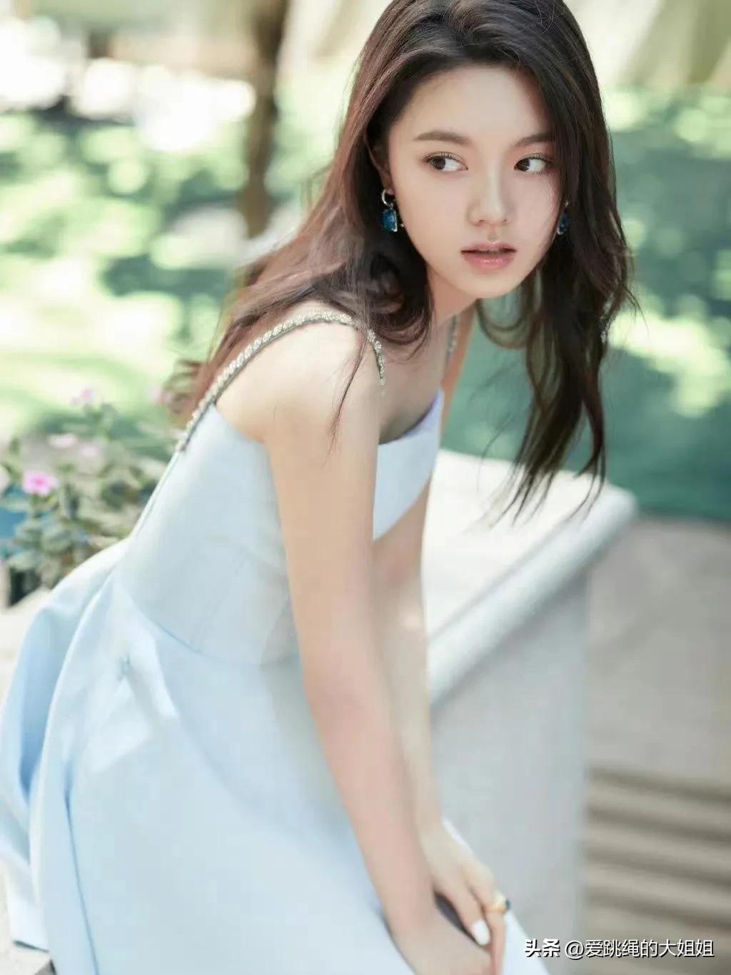 Lin Miaomiao and Zhao Jinmai have grown up, sharing a set of photo ...